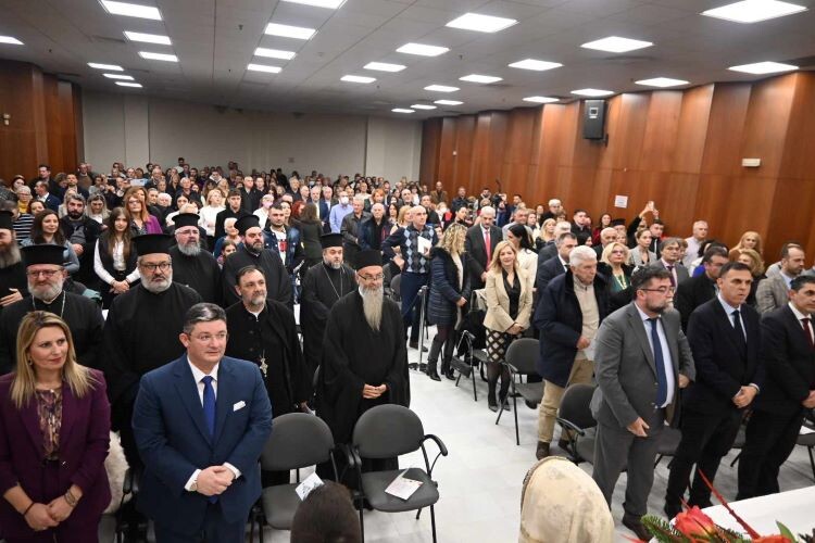 Ορκίστηκε ο Δήμαρχος και το Δημοτικό Συμβούλιο του Δήμου Αχαρνών ...